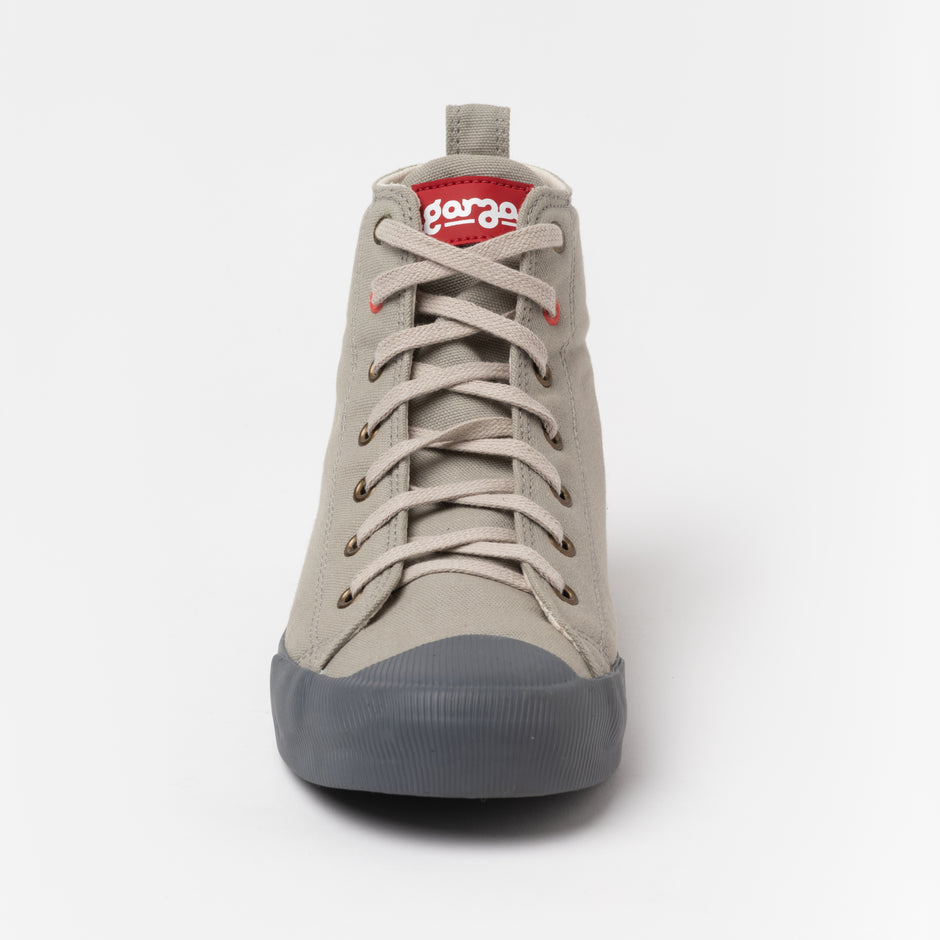 Garza, Zapatillas fuera del tiempo.
